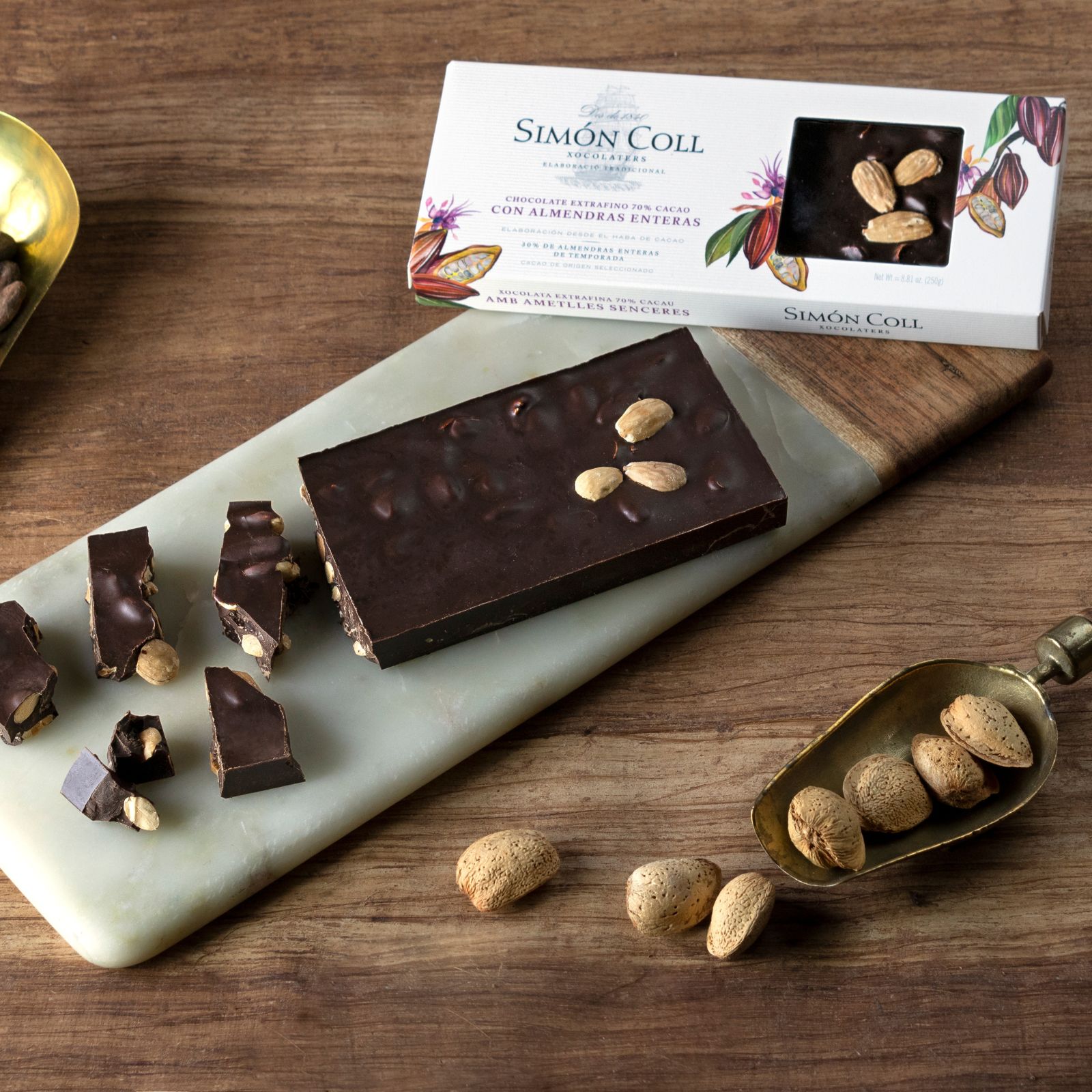 70% cocoa with whole almonds Chocolate Nougat 250g | Simón Coll