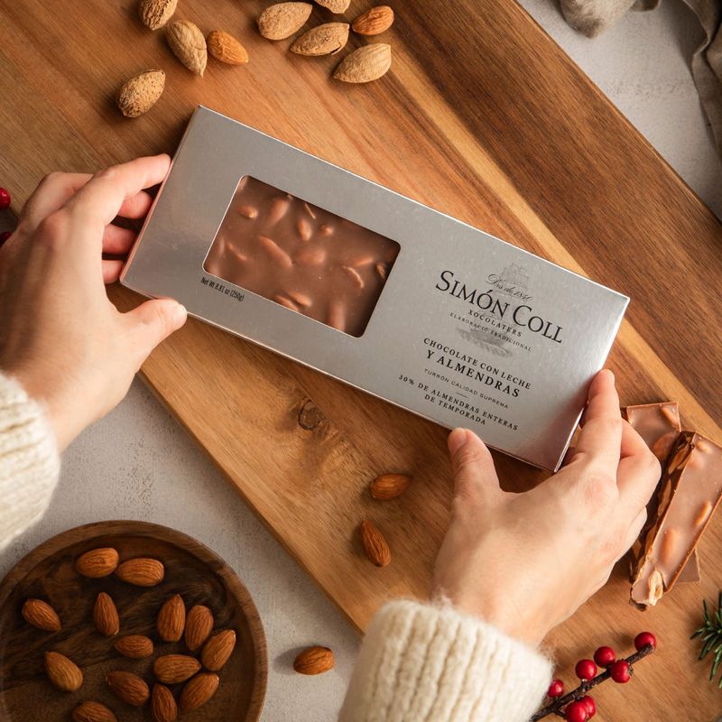 Milk Chocolate with whole almonds Nougat 250g | Simón Coll